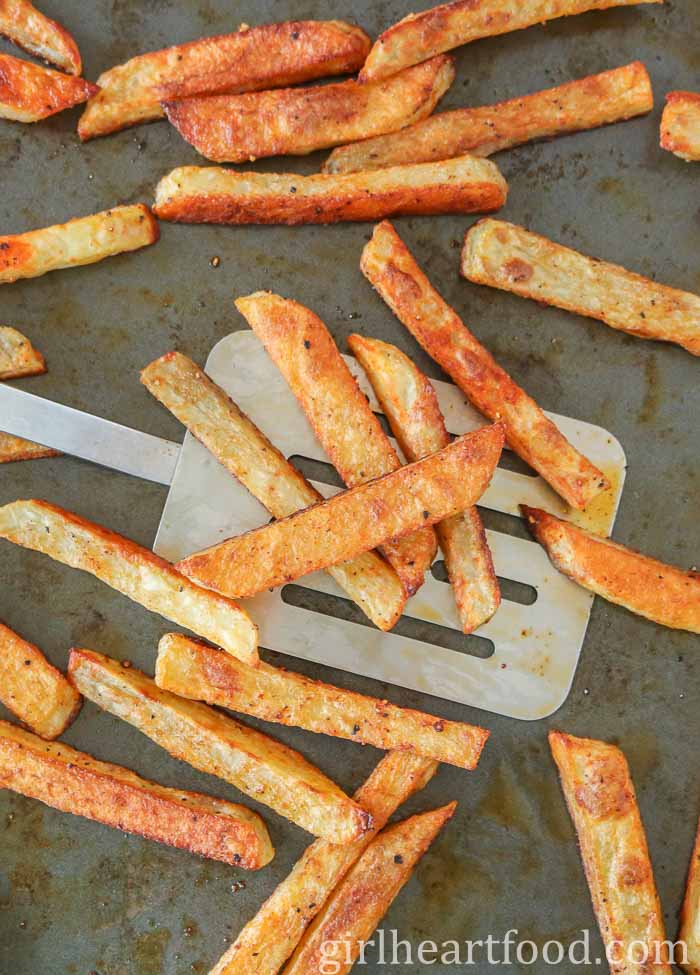 Cheesy Kimchi Fries (so easy & so yummy!) | Girl Heart Food®